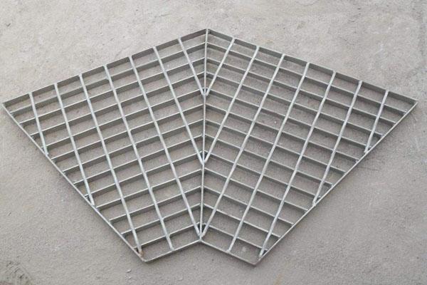 Special Shaped Galvanized Steel Catwalk Grating Walkway