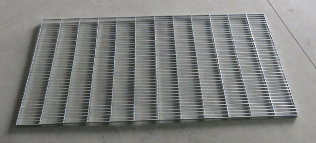 OEM Metal Grid Floor Steel Grating Fence For Animal Cage Construction