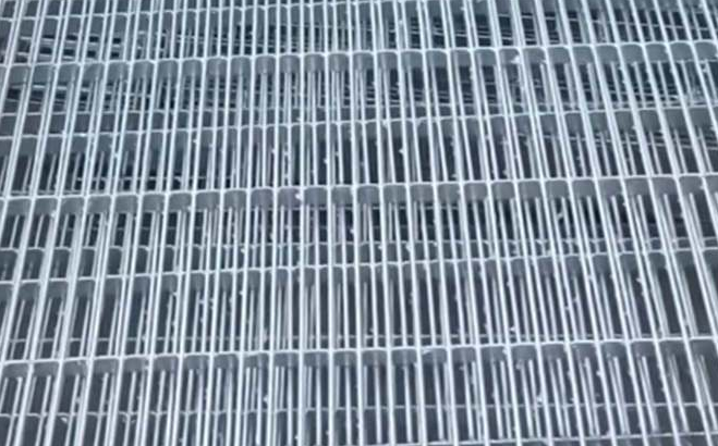 HDP Metal Grate Fencing Enclosure Galvanized Grid For Animal Cage ...