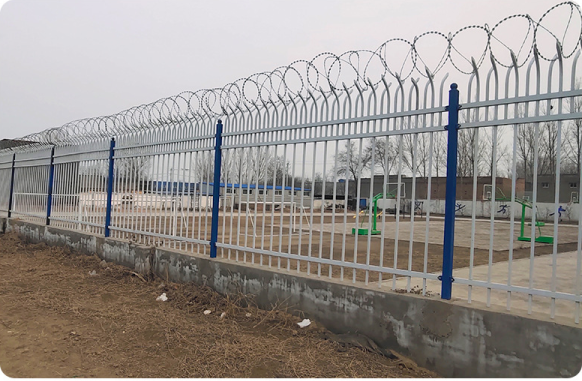 Galvanized Protective Traffic Guardrail Plastic Sprayed Steel For Urban