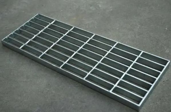 High Bearing T1 Steel Grate Stair Treads 30mm Pitch