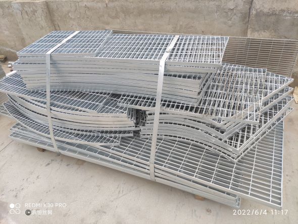Tailor Made Silver Pressure Welding Galvanized Steel Grating For Plant ...